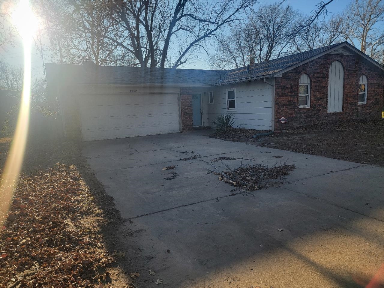 1217 N SUNSET DR, MULVANE, KS KS - McCurdy For Sale